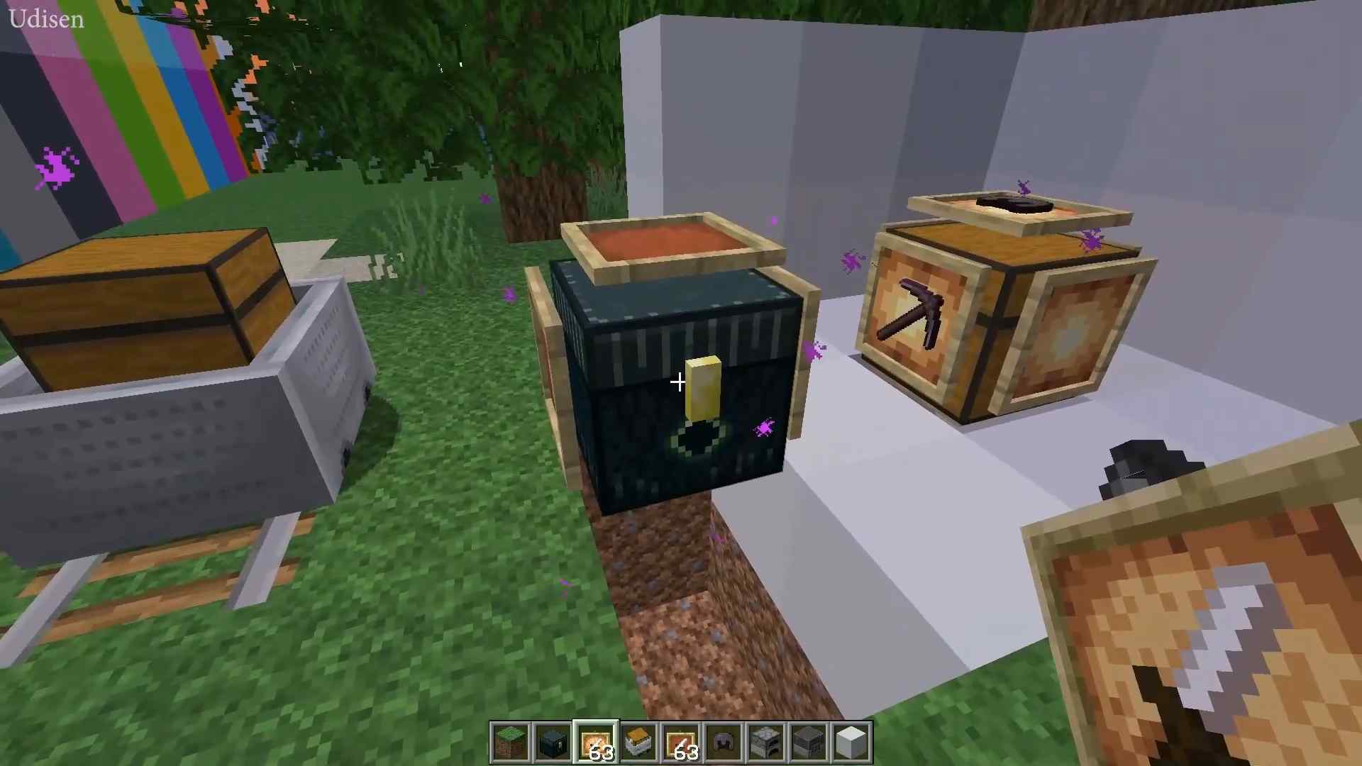 How To Put An Item Frame On A Chest In Minecraft